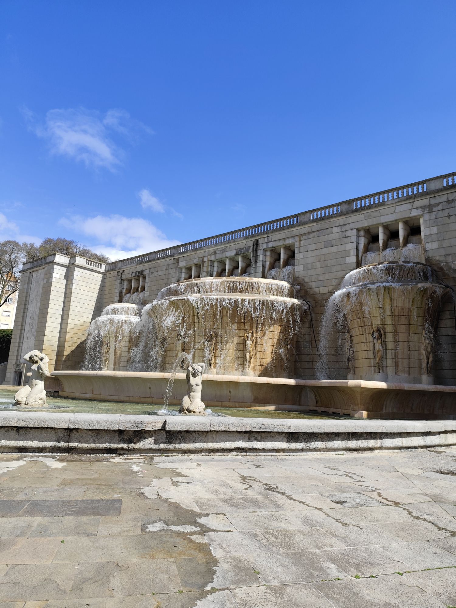La Fonte Luminosa, la fontana più grande di Lisbona - Lisbona Magazine